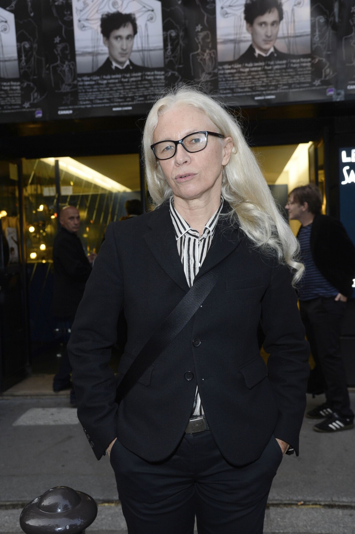 Photo : Dominique Issermann lors de la première du film Opium au cinéma ...