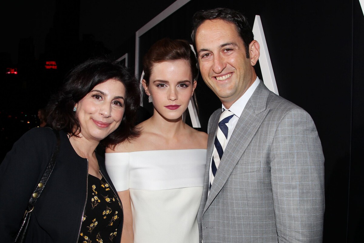 Photo : Sue Kroll, Emma Watson et Greg Silverman lors de la première de ...
