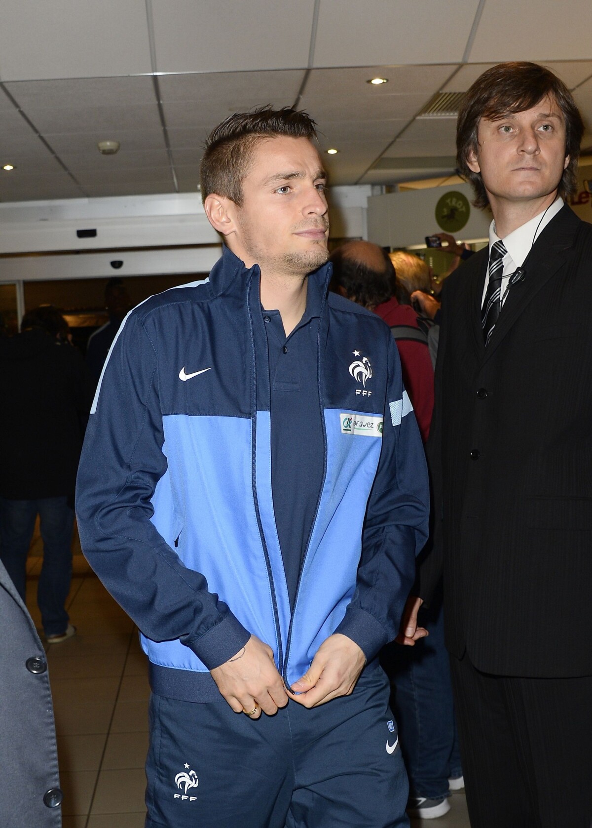 Photo : Mathieu Debuchy à l'hippodrome de Vincennes le 8 octobre 2013 ...
