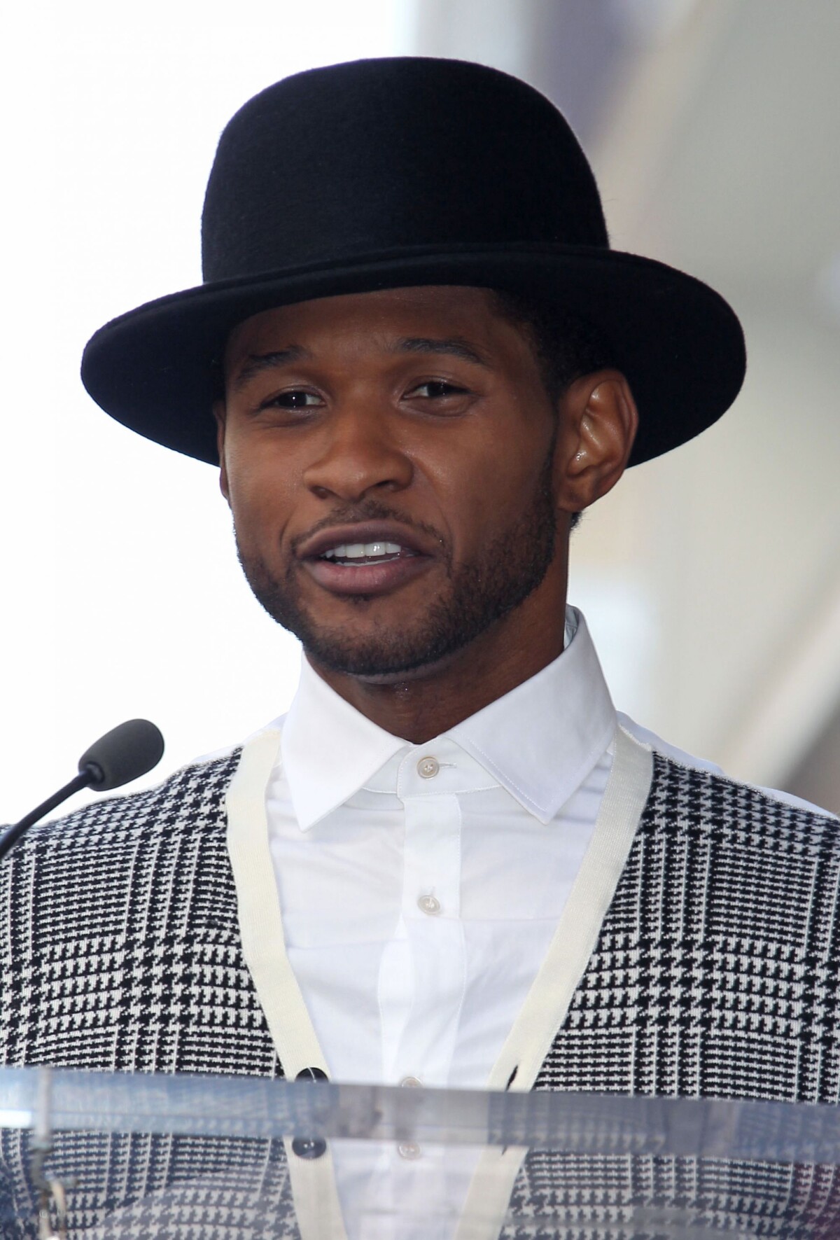 Photo : Usher assiste à l'inauguration de l'étoile de Kenny 'Babyface ...