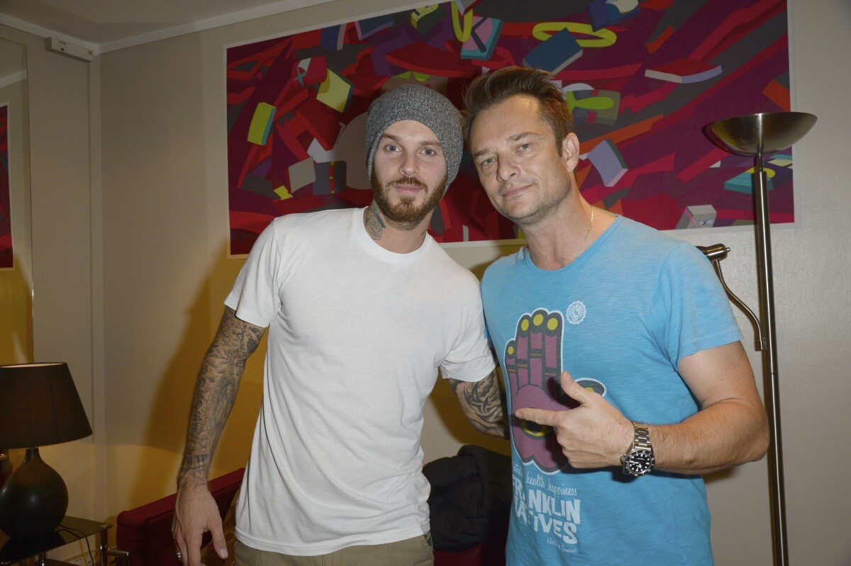Photo : M. Pokora et David Hallyday dans les coulisses de la comédie ...