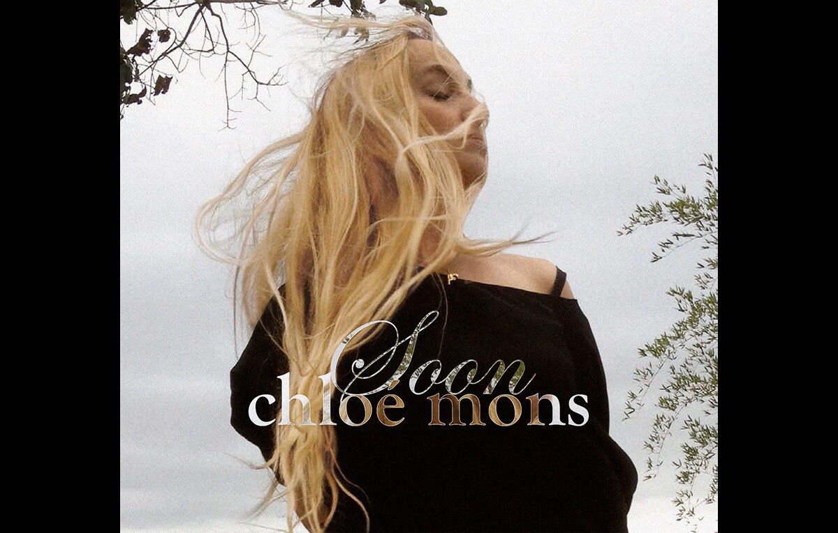 Photo : Chloé Mons - Soon - album sorti en octobre 2013. - Purepeople