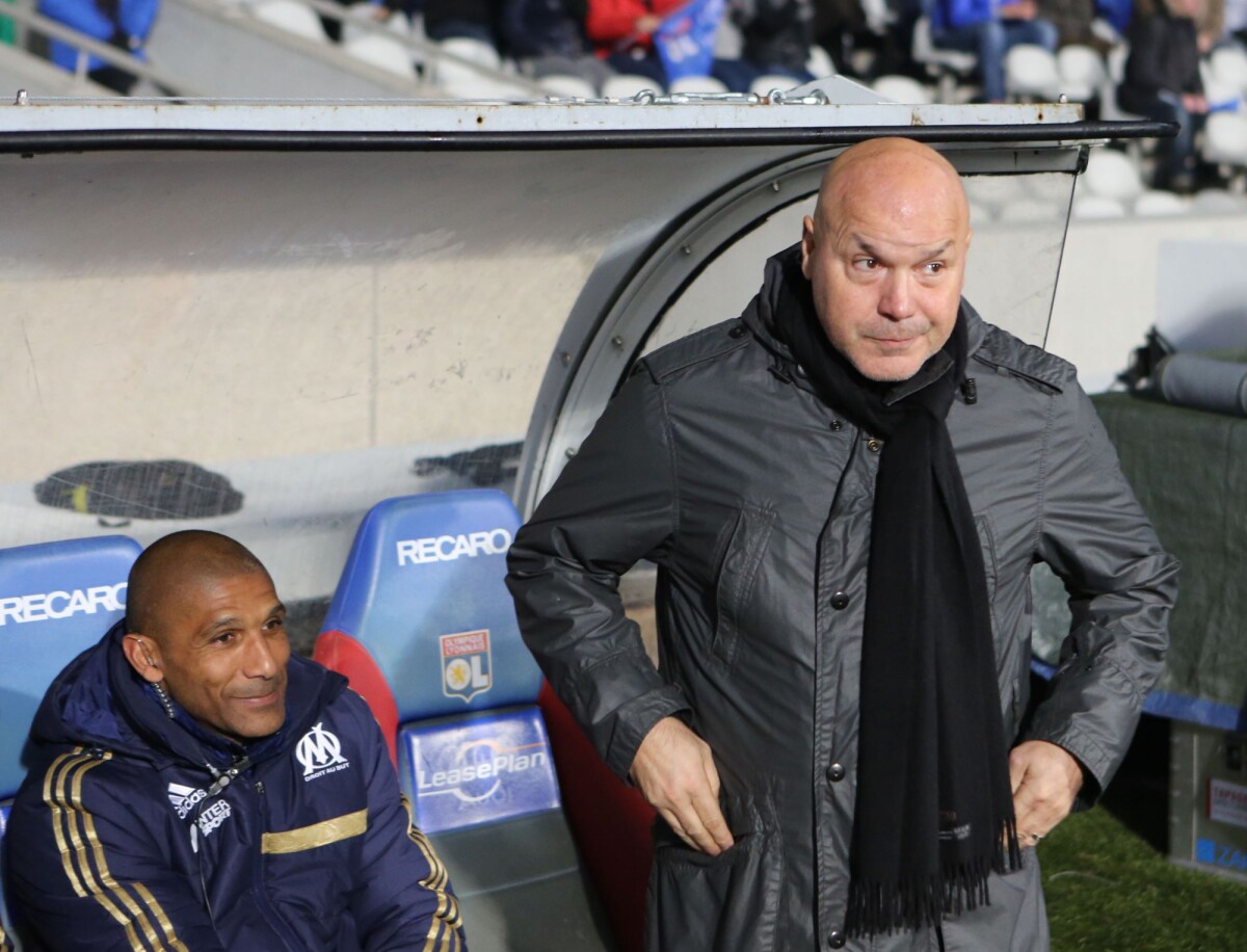 Photo : José Anigo lors du match entre l'Olympique Lyonnais et l ...