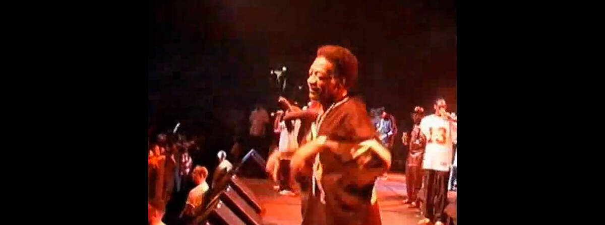 Vidéo : Vidéo d'Uncle Junebug, l'oncle de Snoop Dogg qui apparaissait ...