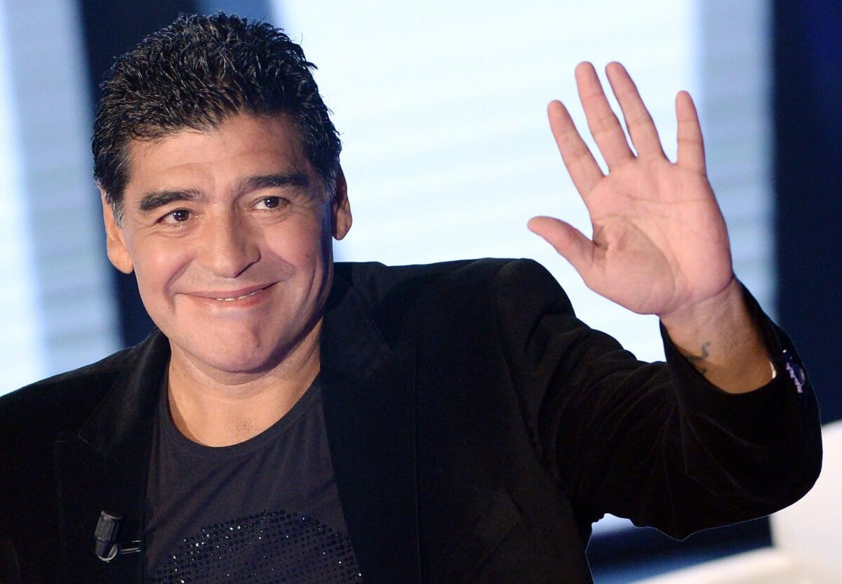 Photo : Diego Armando Maradona à Milan, le 20 octobre 2013. - Ode ...