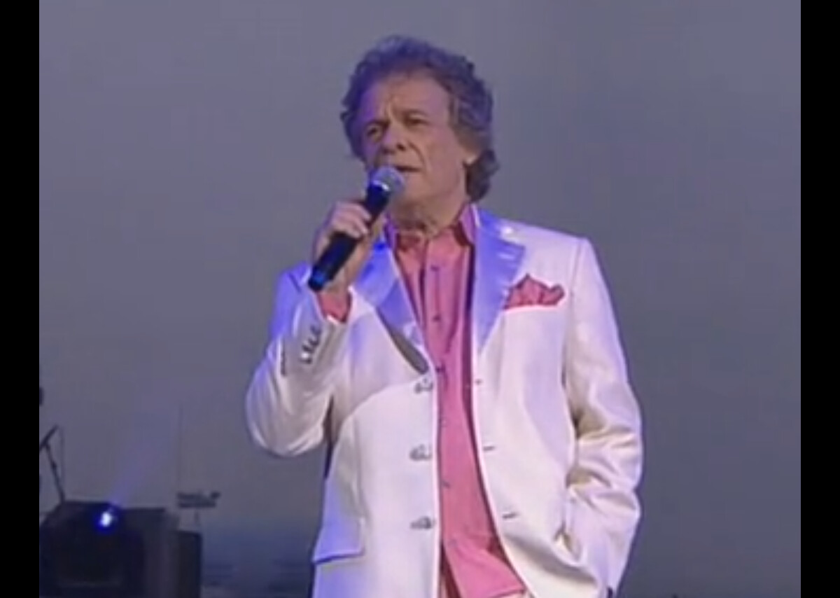 Vidéo : Jean-François Michaël chante "Adieu jolie Candy" en 2012 ...