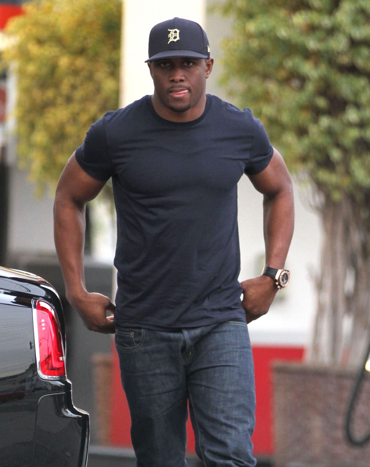Photo : Reggie Bush se rend dans une station essence à West Hollywood ...