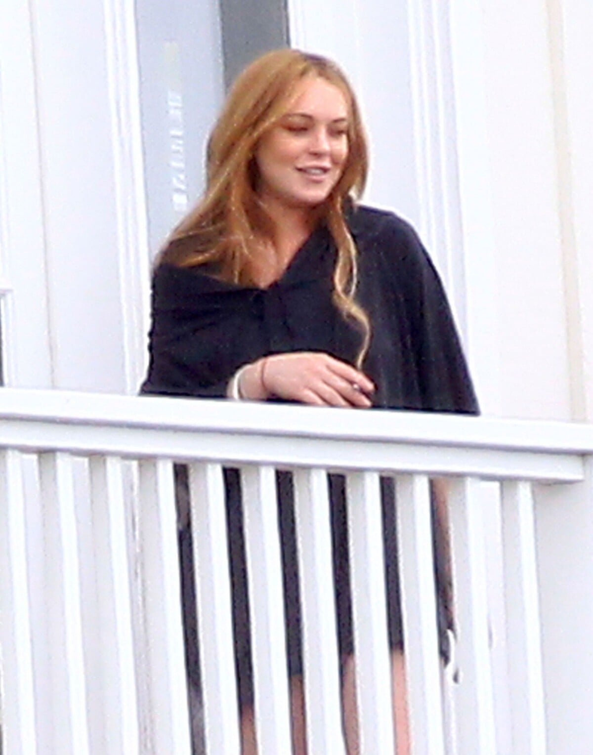 Photo : Lindsay Lohan fume une cigarette, le 14 juin 2013 à Malibu ...