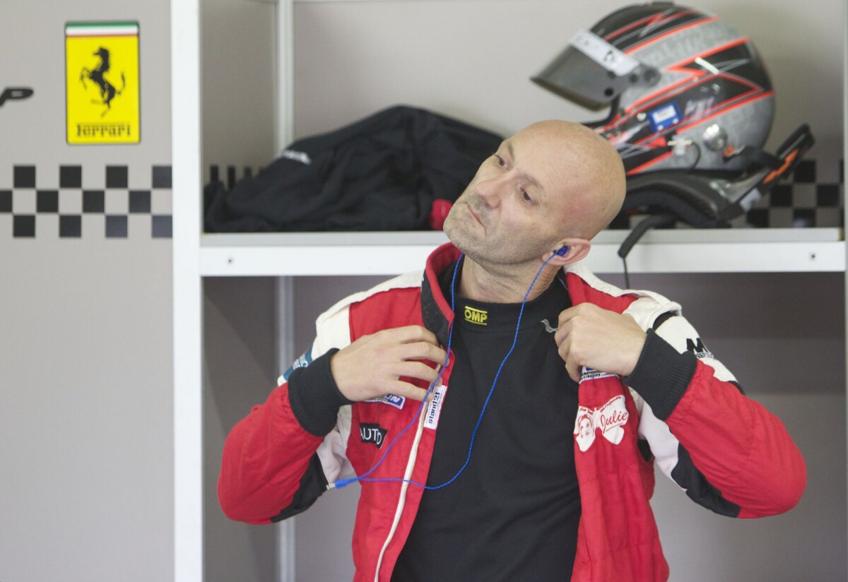 Vidéo : Fabien Barthez sur le circuit Paul Ricard du Castellet, le 29 ...