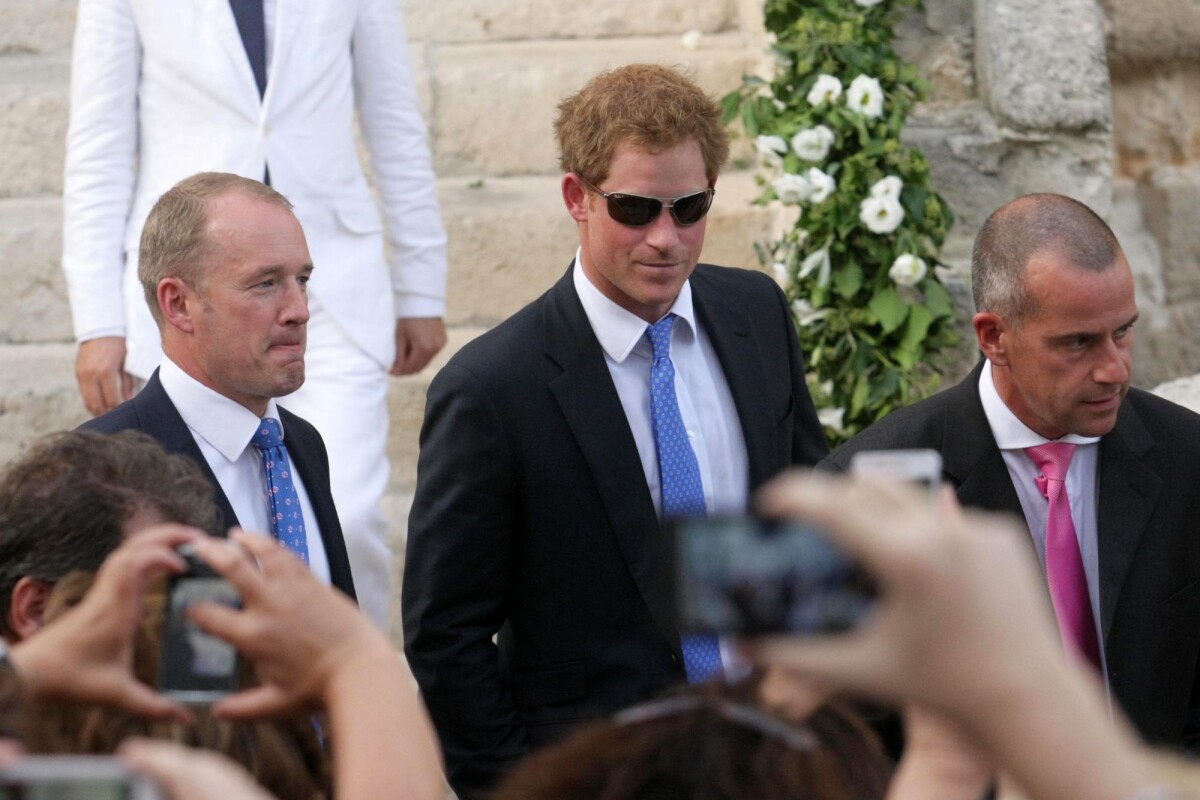 Photo : Le prince Harry au mariage de son ami Charles Gilkes et sa ...