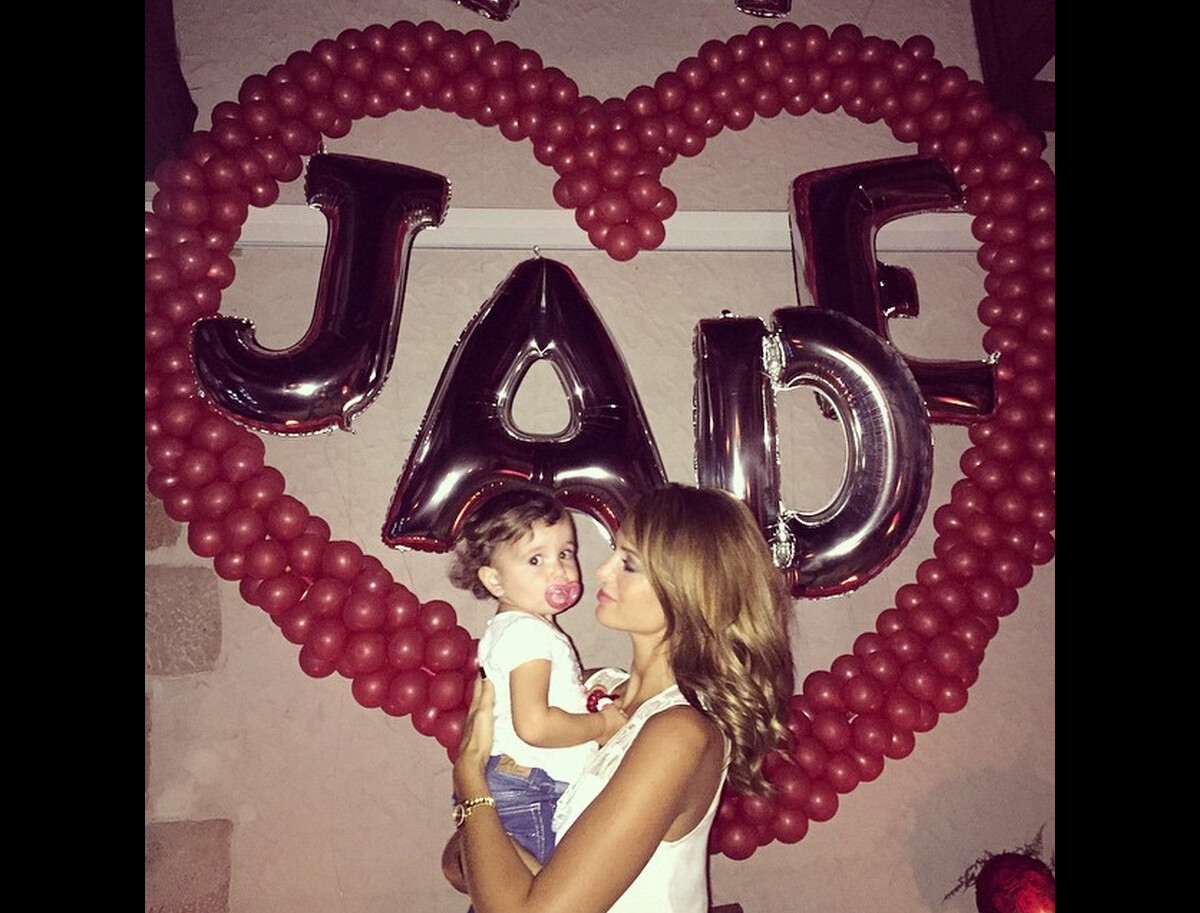 Photo : Jade Foret, avec sa fille Liva, a célébré son 24e anniversaire ...
