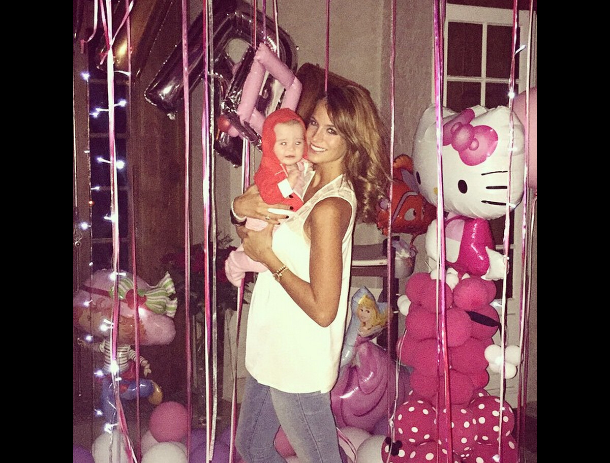 Photo : Jade Foret, avec sa fille Mila, a célébré son 24e anniversaire ...