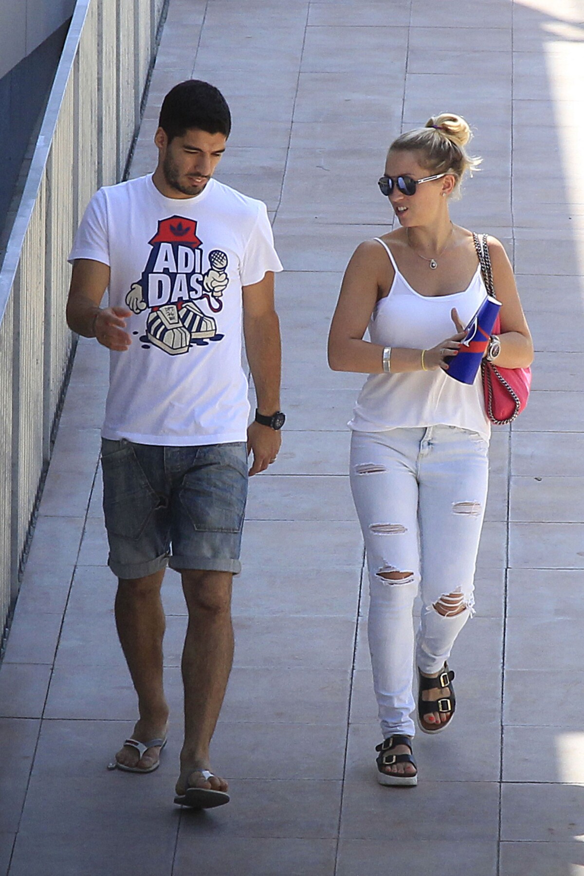 Photo : Le footballeur uruguayen Luis Suarez et sa femme Sofia Balbi à ...