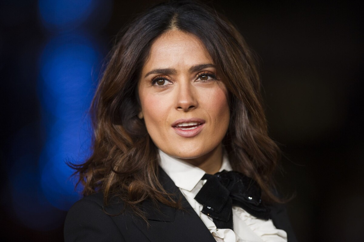 Vidéo : Selma Hayek lors de la première du film "Exodus: Gods and Kings ...