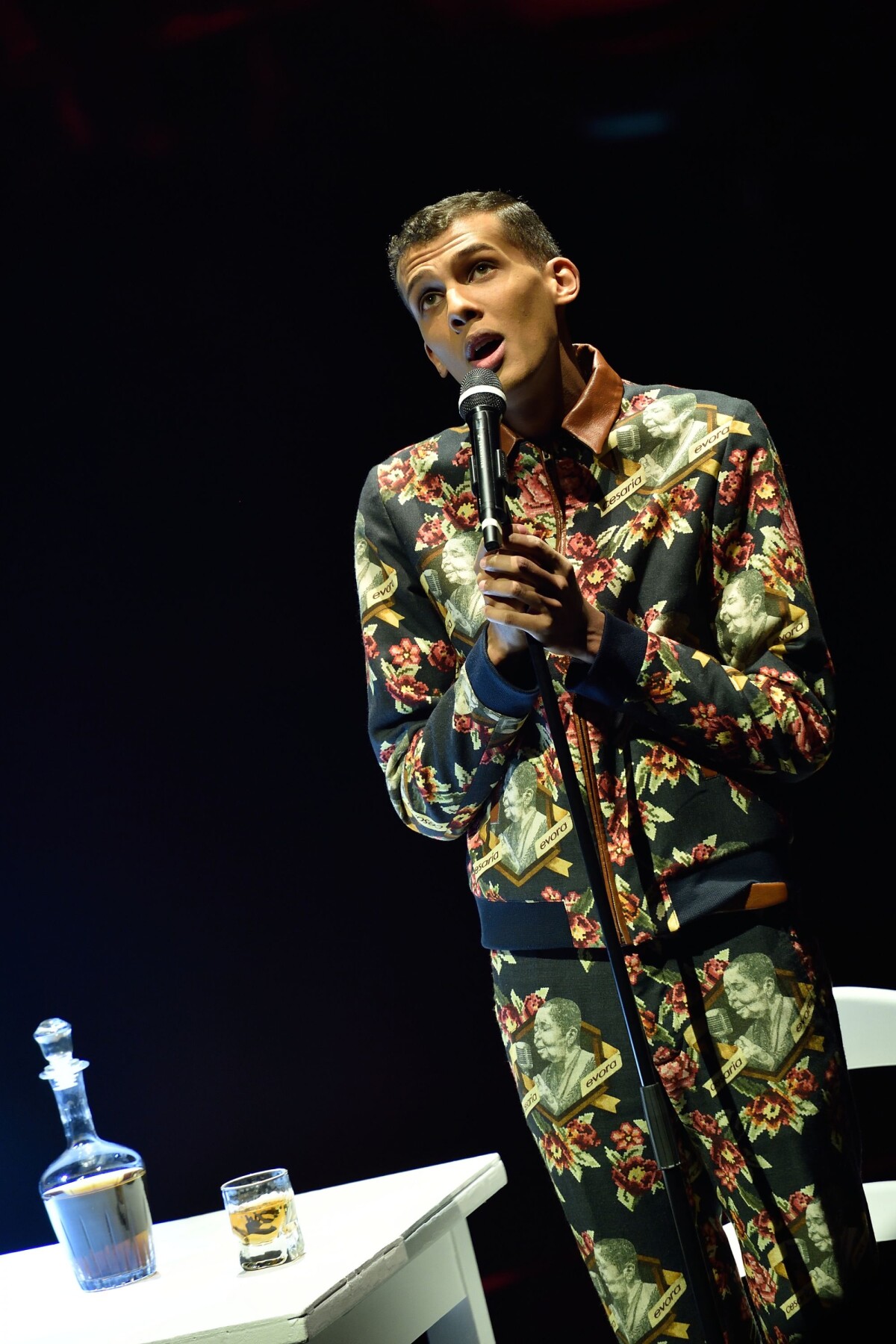 Photo : Stromae sur le plateau de l'émission télé "Che tempo che fa" à ...