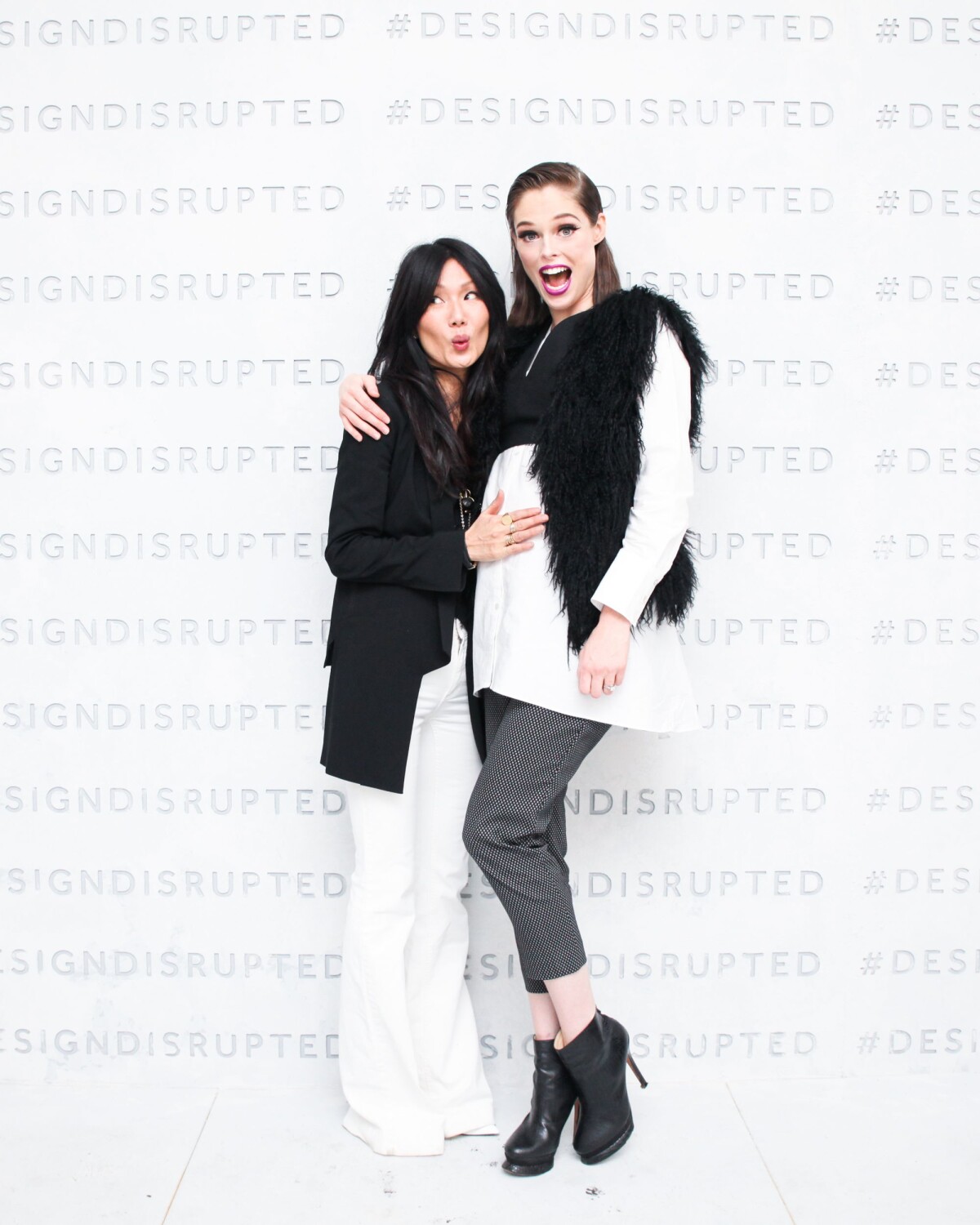 Photo : Coco Rocha et Marissa Webb dans le lounge Lexus aux studios ...