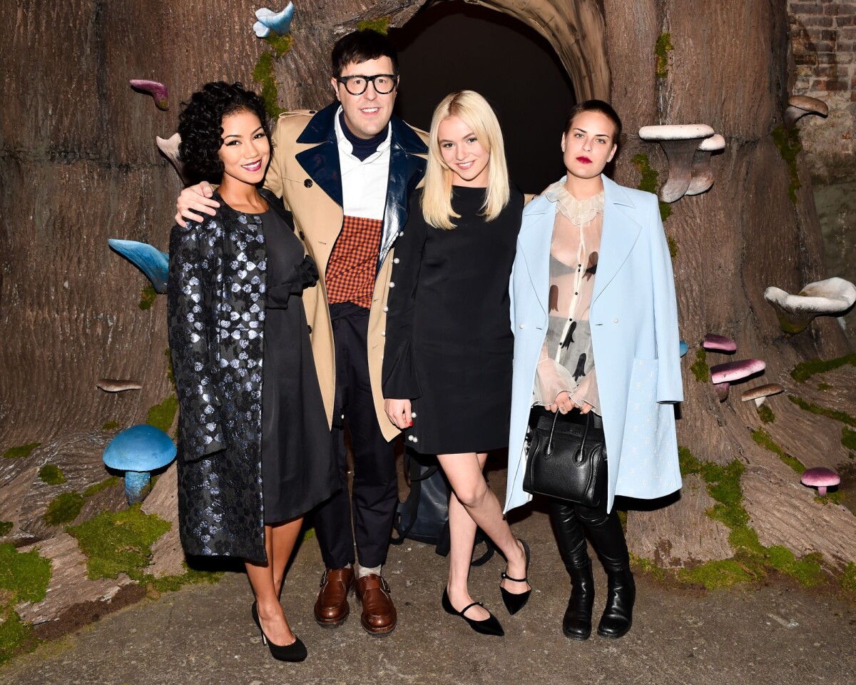 Photo : Jhene Aiko, Andrew Bevan, Morgan Saylor, Tallulah Willis au ...