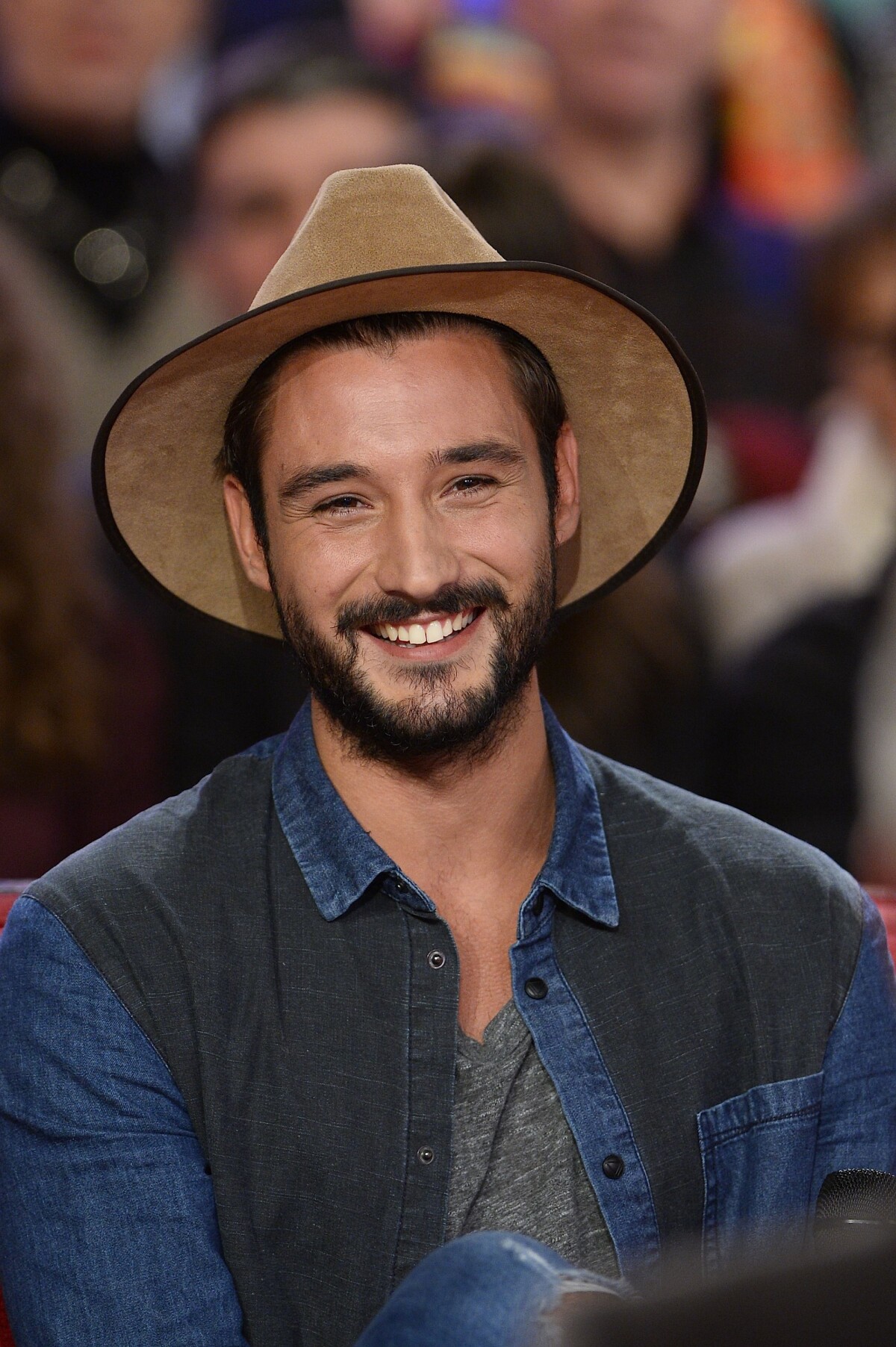 Photo : Jérémy Frérot (Fréro Delavega), sur le tournage de Vivement ...