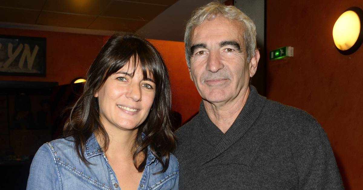 Estelle Denis et son compagnon Raymond Domenech - People en backstage ...