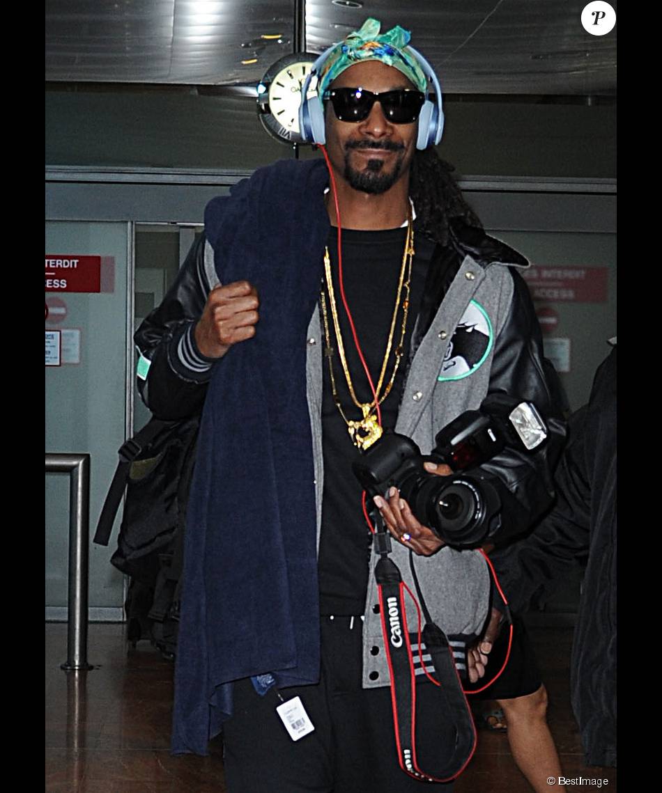 Snoop Dogg (Snoop Lion) - People à l'arrivée à l'aéroport de Nice pour ...