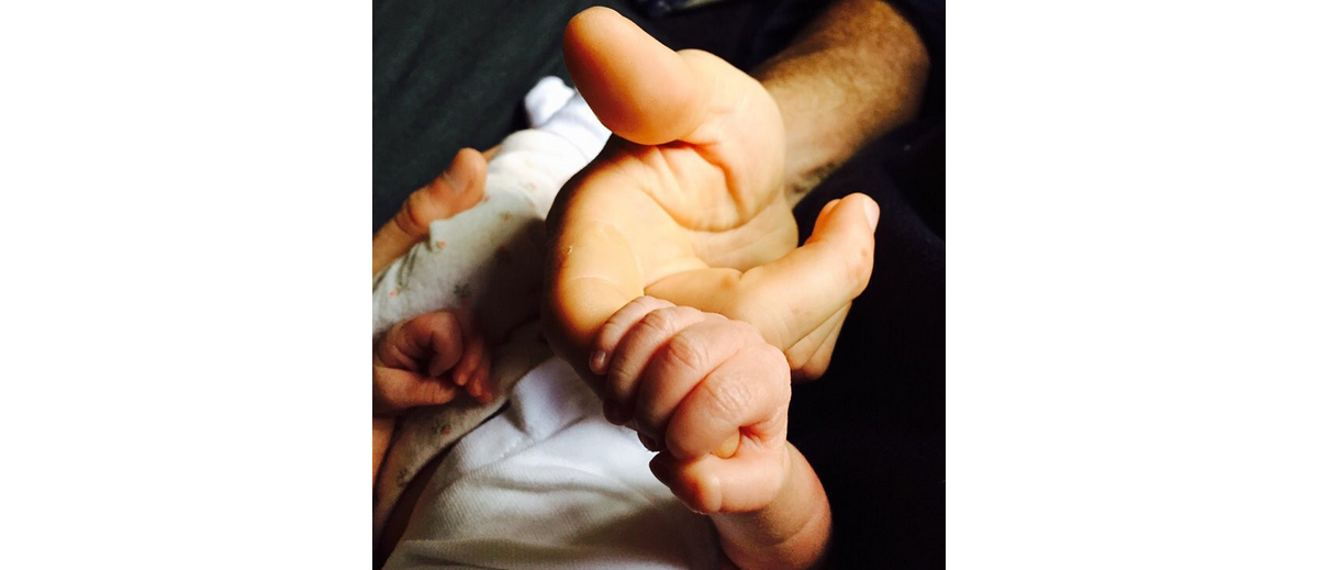 Photo : Dave Annable fête la naissance de sa fille Charlie Mae / photo ...