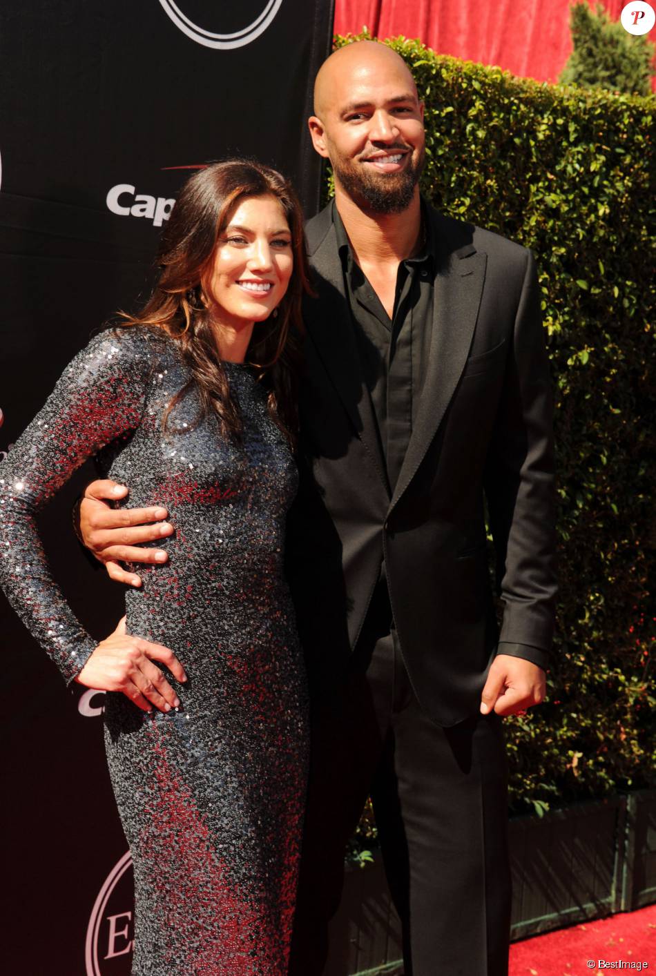 Hope Solo et son mari Jerramy Stevens lors des EPSYS à Los Angeles le ...