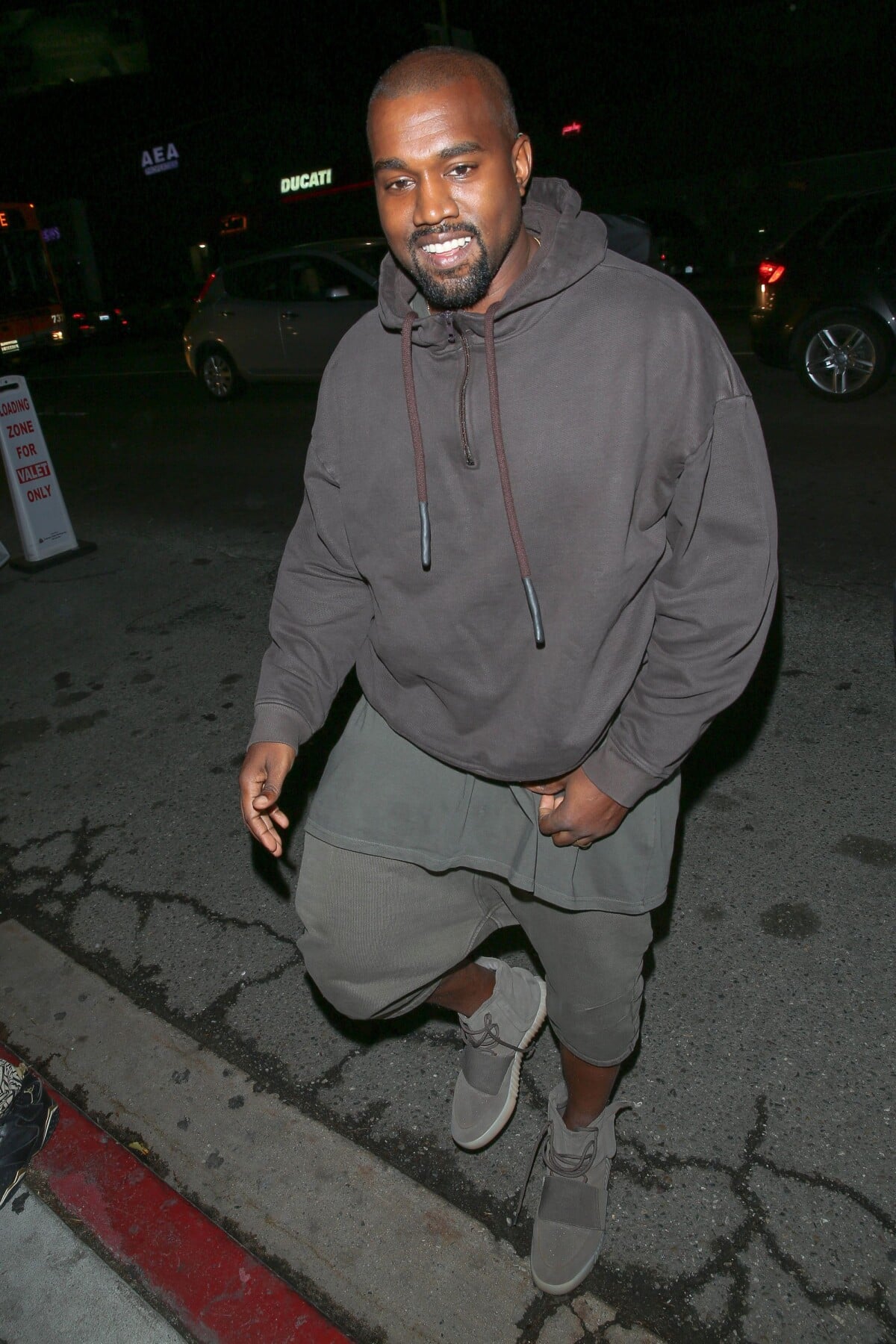 Photo : Kanye West arrive au restaurant The Nice Guy pour assister au ...