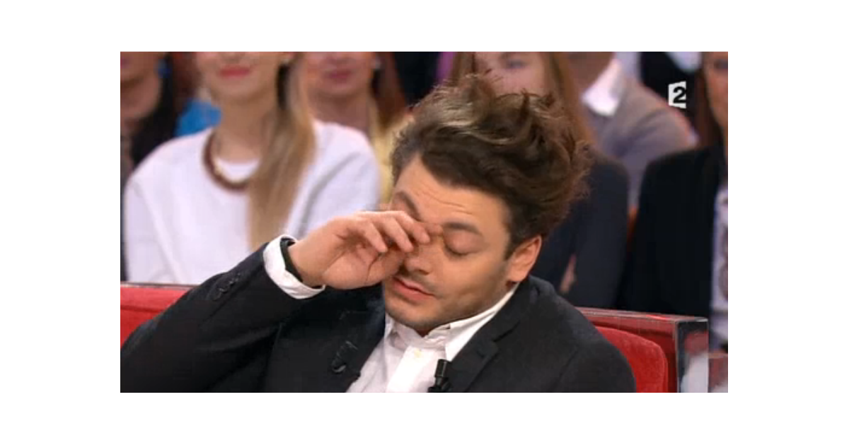 Kev Adams : Emu par une déclaration de sa mère, des photos de lui jeune ...
