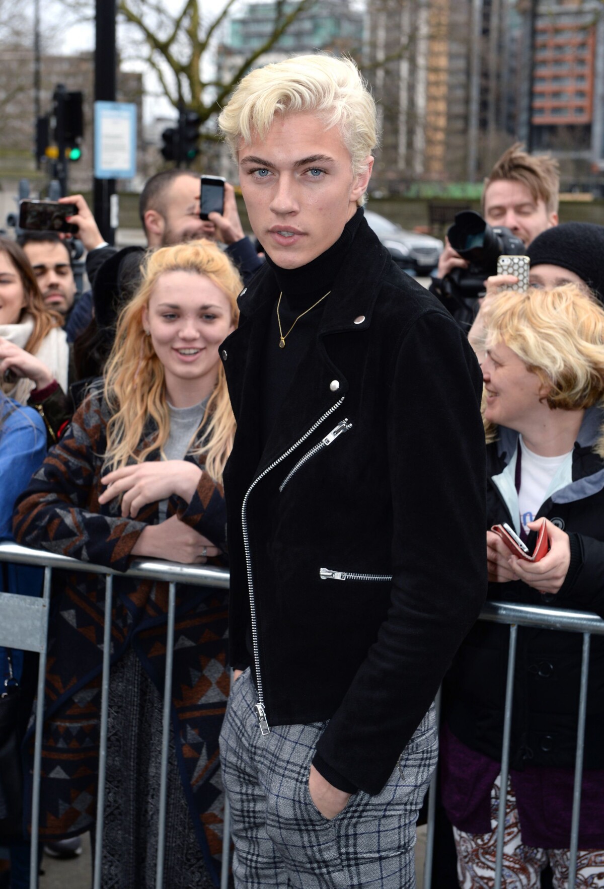 Photo : Lucky Blue Smith arrive au musée Tate Britain pour assister au ...