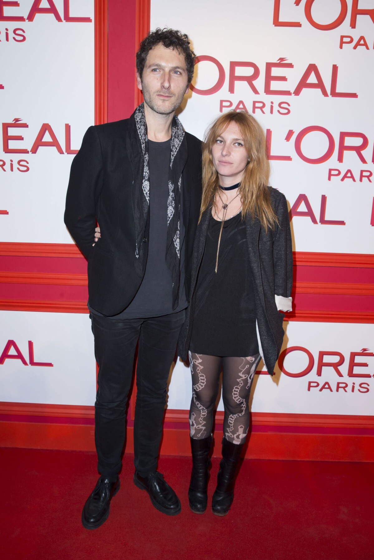 Photo : Simon Buret (du groupe AaRON) et Joséphine de La Baume ...