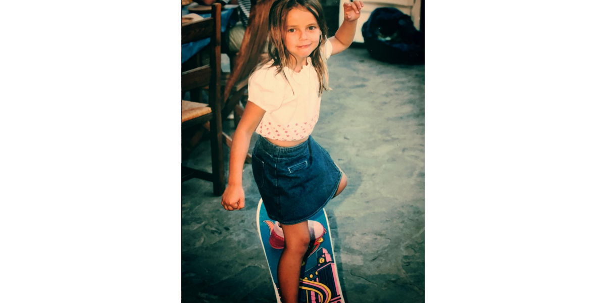 Photo : Pauline Ducruet enfant, en train de faire du skate-board, photo ...