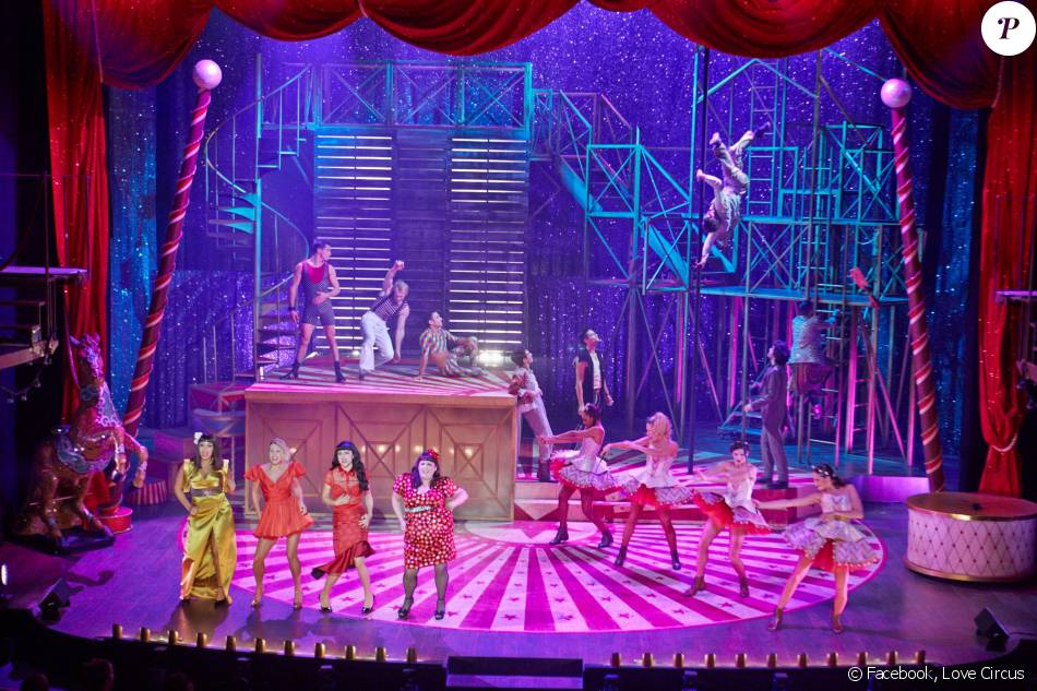 Le Love Circus est de retour aux Folies Bergère, à Paris, jusqu'au 12 ...