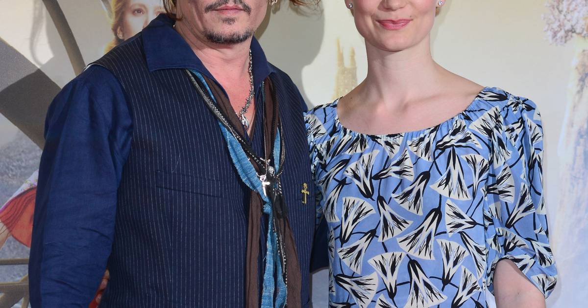 Johnny Depp et Mia Wasikowska - Johnny Depp lors de la conférence de ...