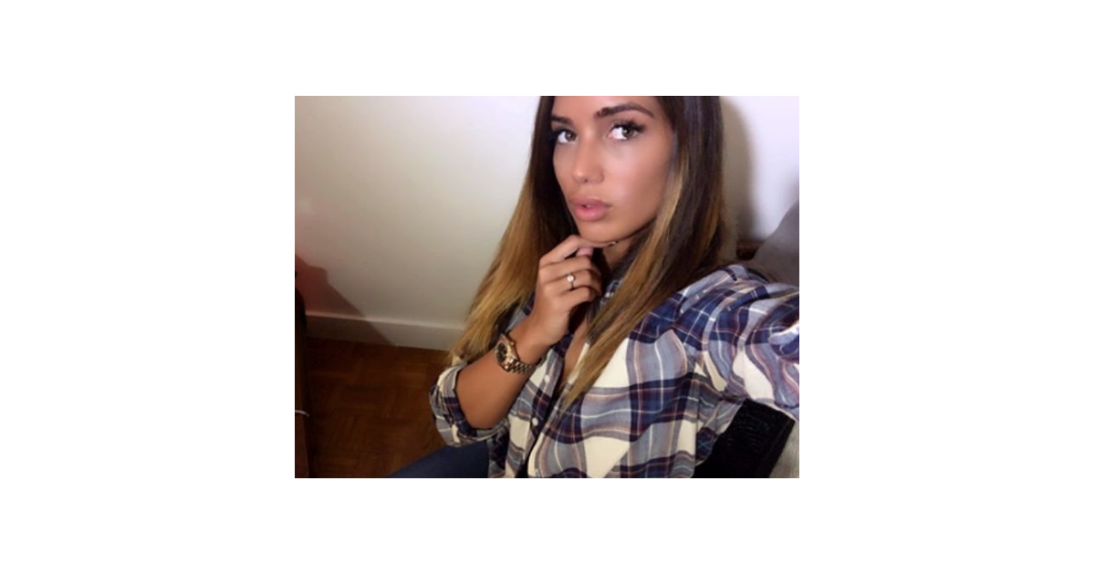 Manon Marsault en mode selfie sur Instagram. Mai 2016. - Purepeople