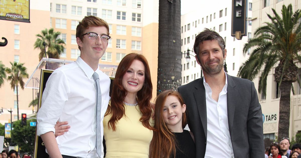Cal Freundlich, Julianne Moore, Liv Freundlich, Bart Freundlich ...
