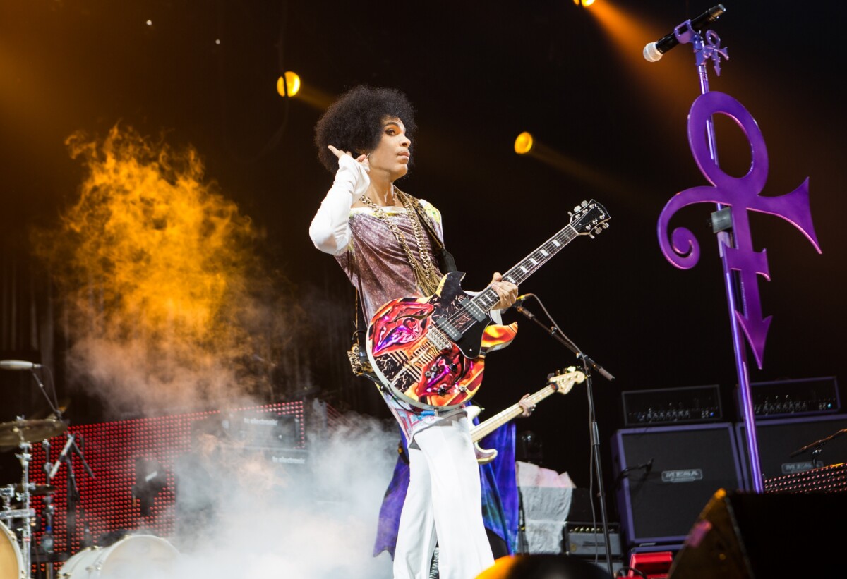 Photo : Le chanteur Prince en concert à Manchester. Le 16 mai 2014 ...