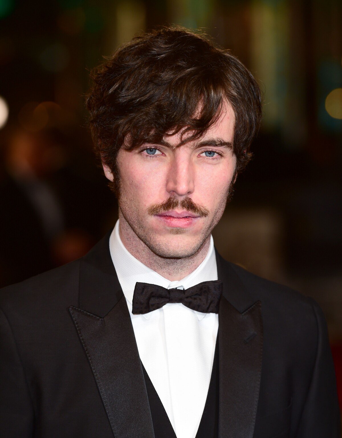 Photo : Tom Hughes aux BAFTA 2016. - Purepeople