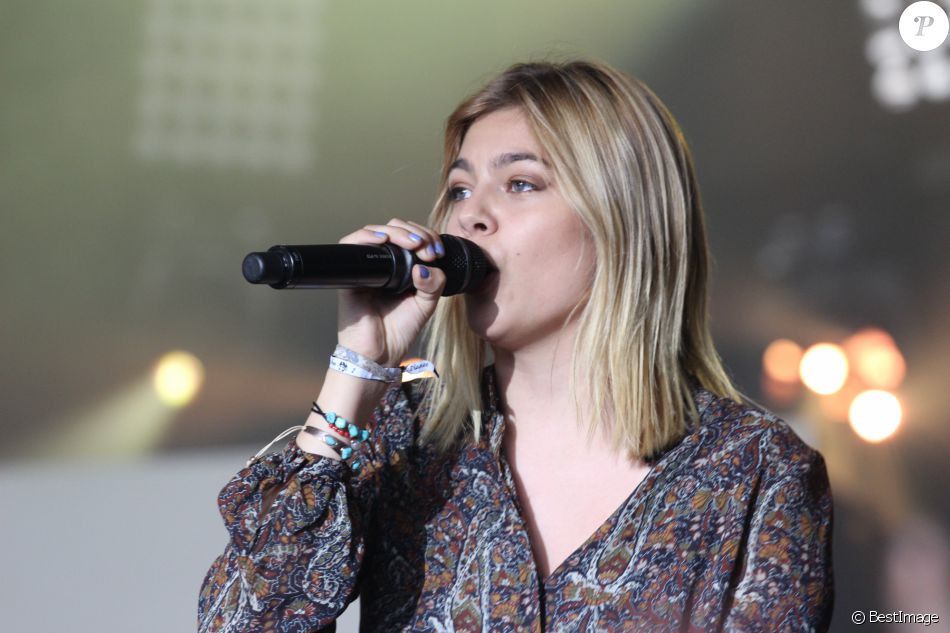 Louane Emera en concert au festival Solidays à l'hippodrome de ...