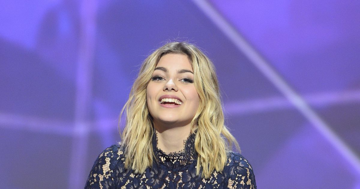 Louane - Victoire de l'Album révélation avec Chambre 12 - Cérémonie des ...