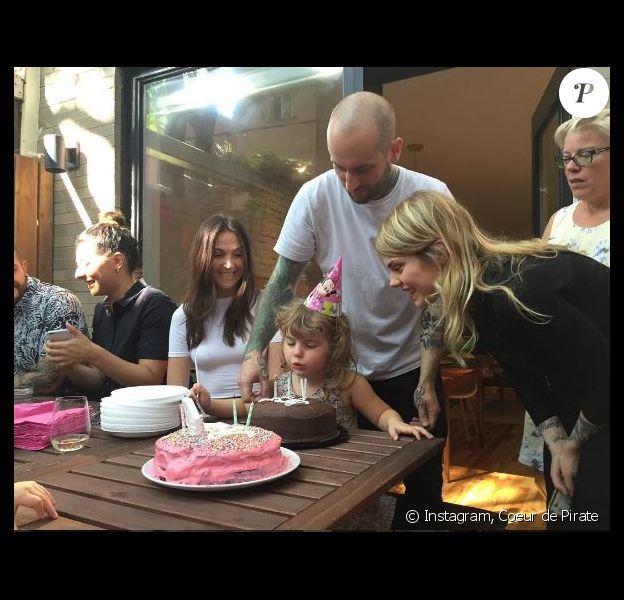 Coeur de Pirate : Au côté de son mari pour les 4 ans de Romy - Purepeople