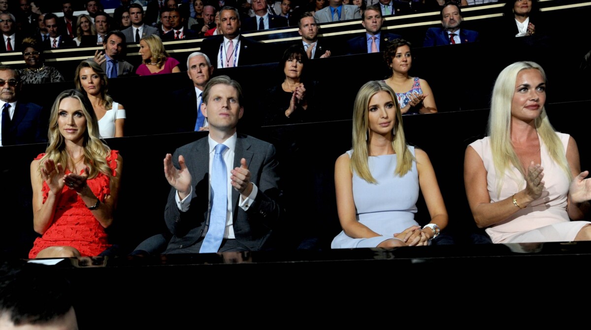 Photo : Lara Yunaska, son mari Eric Trump, Ivanka Trump et Vanessa ...