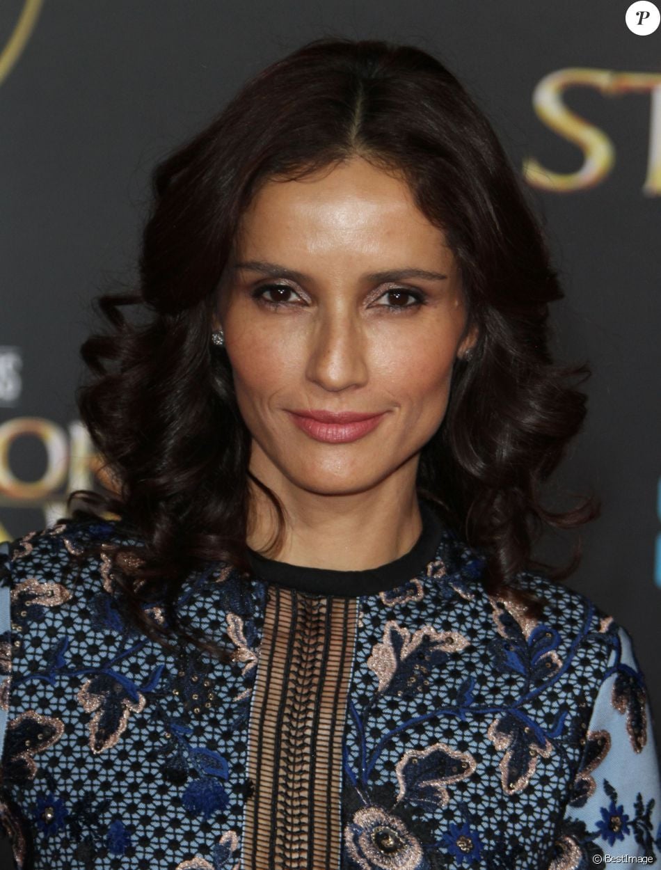 Leonor Varela à la première de Doctor Strange au théâtre El Capitan à ...