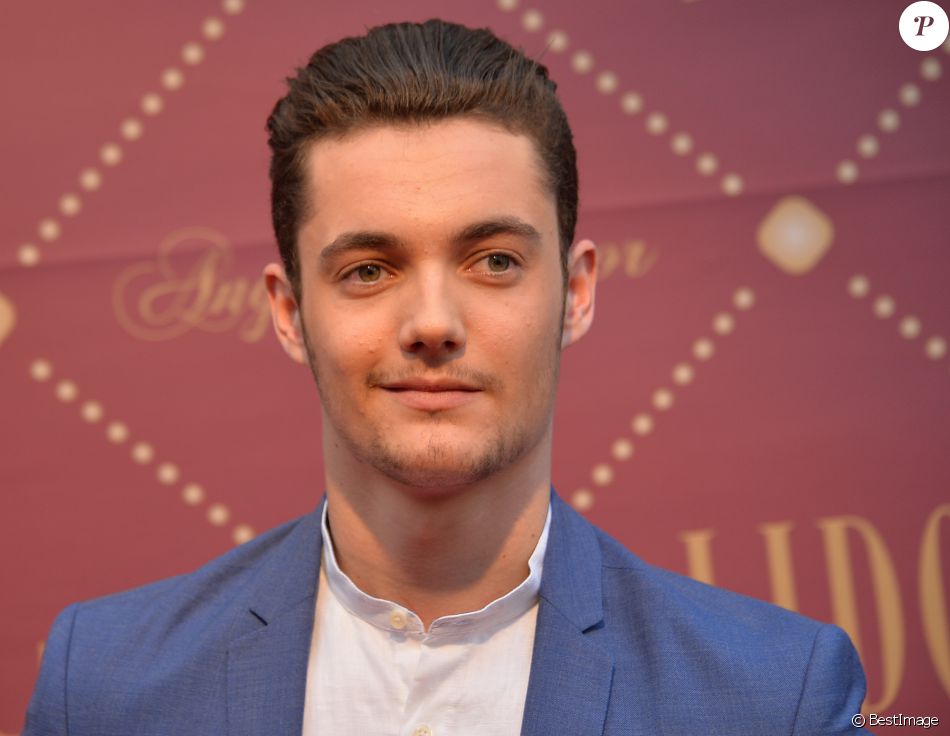 Louis Sarkozy - Cérémonie des Gold prix de la TNT 2016 au Théâtre ...