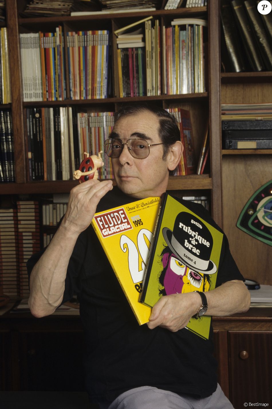 En France, l'auteur de bande dessinée Gotlib (Marcel Gotlieb) chez lui ...