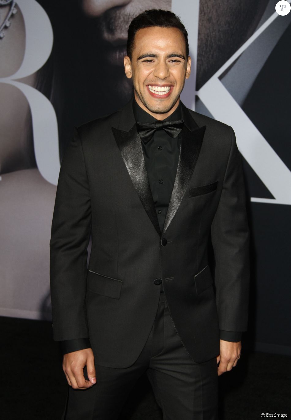 Victor Rasuk à la première de 'Fifty Shades Darker' à l'hôtel Ace à Los ...