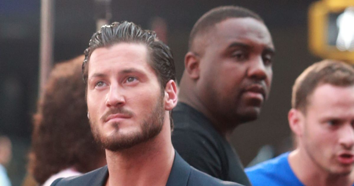 Valentin (Val) Chmerkovskiy sur le plateau de Good Morning America à ...