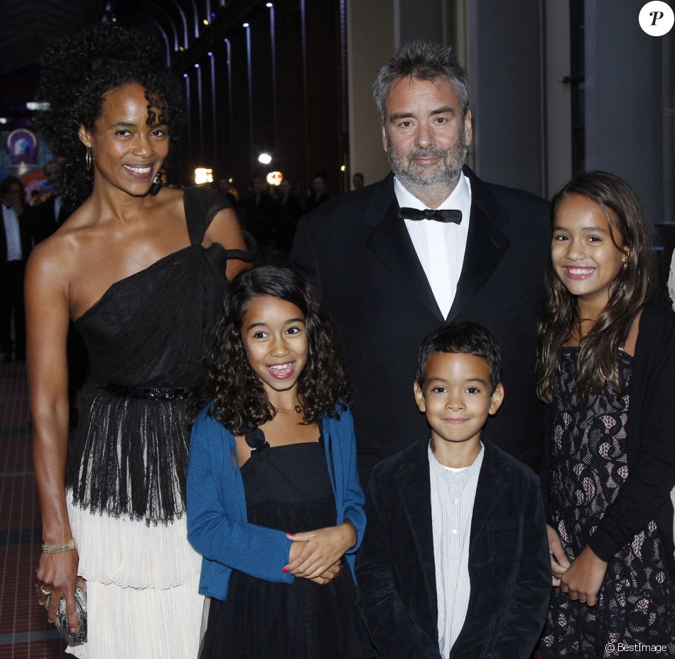 Luc Besson, sa femme Virginie Silla, leurs filles Thalia et Sateen et ...
