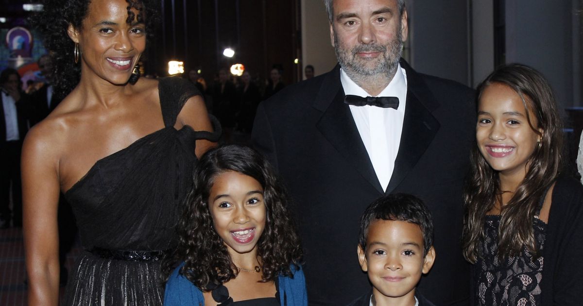 Luc Besson, sa femme Virginie Silla, leurs filles Thalia et Sateen et ...