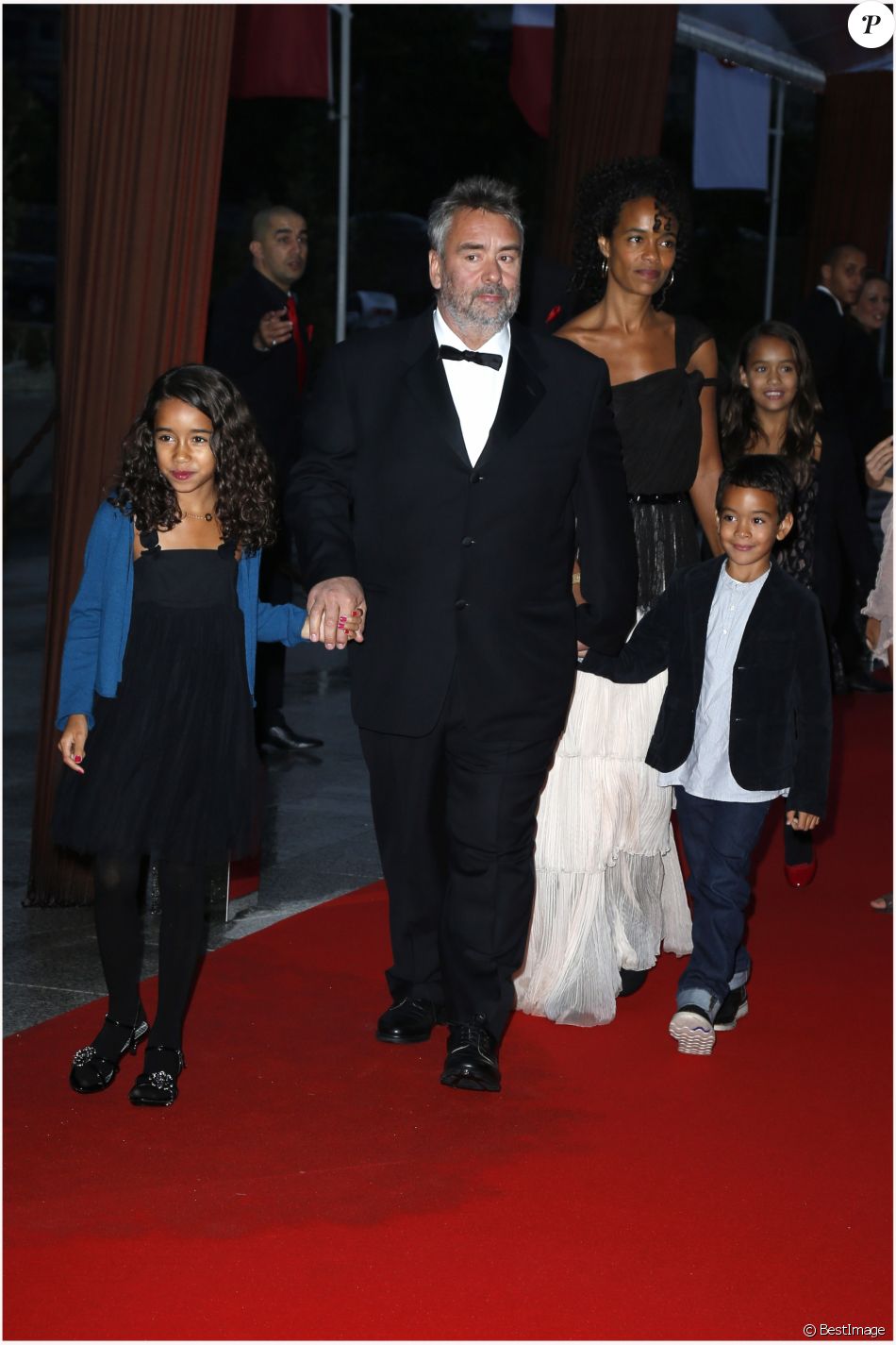 Luc Besson, sa femme Virginie Silla, leurs filles Thalia et Sateen et ...