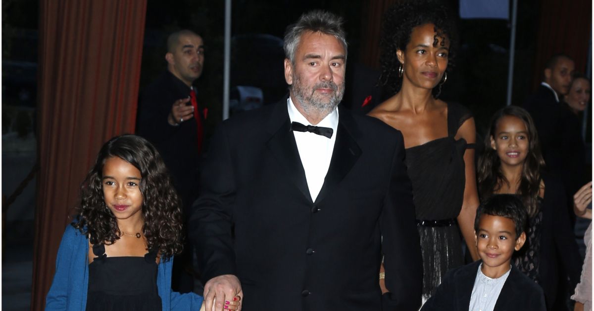 Luc Besson, sa femme Virginie Silla, leurs filles Thalia et Sateen et ...